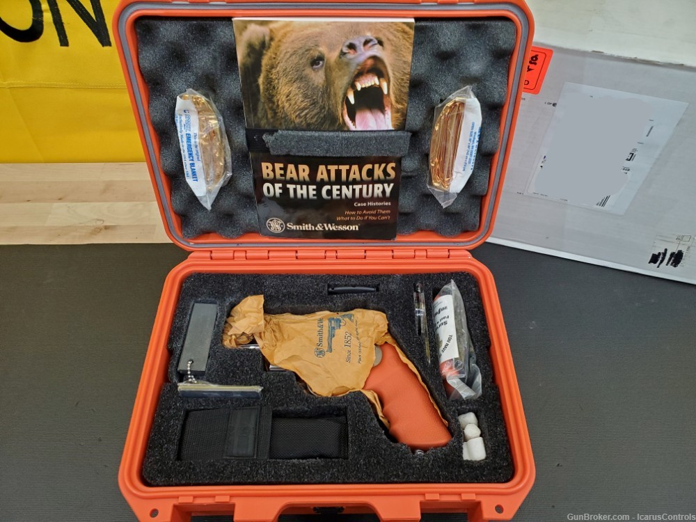 RARE Smith & Wesson 500ES EMERGENCY SURVIVAL BEAR KIT NEW IN BOX! CC ...