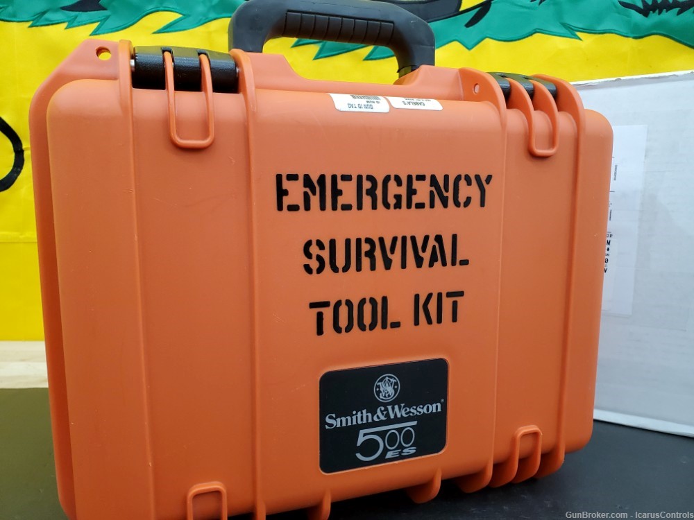 RARE Smith & Wesson 500ES EMERGENCY SURVIVAL BEAR KIT NEW IN BOX! CC ...