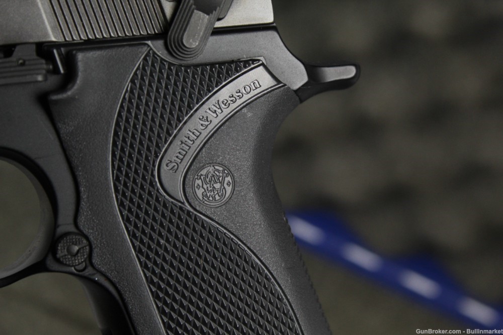 Smith and Wesson S&W 5904 9mm Semi Auto Pistol w/ Case - Semi Auto ...