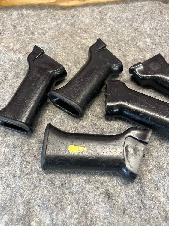 ORIGINAL IMI ISRAELI GALIL PISTOL GRIP USED W/SCREW GALLANT GRIP NO PIN ...