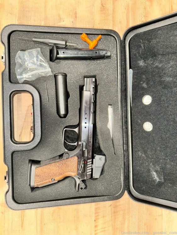 EAA Tanfoglio Witness Hunter 10MM - Semi Auto Pistols at GunBroker.com ...