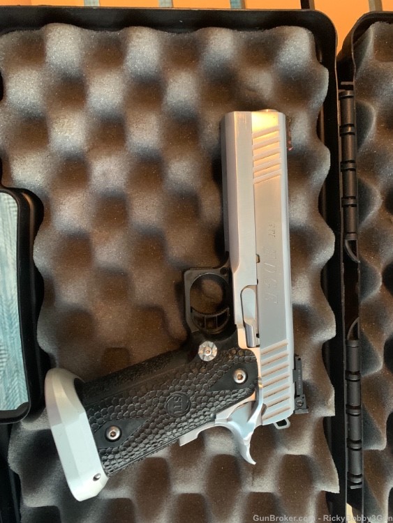 STI Edge Brazos Custom 40 S&W - Semi Auto Pistols at GunBroker.com ...