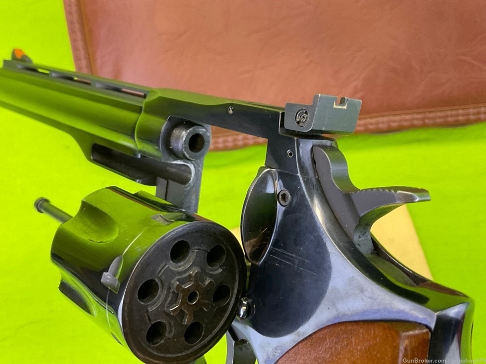 Vintage Dan Wesson V22 22 LR Rimfire Gloss Blued Monson 6 In WIth Case ...