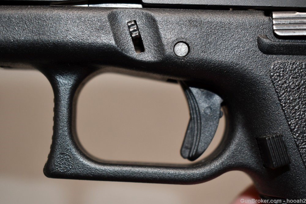 Glock 19 Gen 2 9mm Semi Auto Pistol Cutaway W Box READ - Semi Auto ...