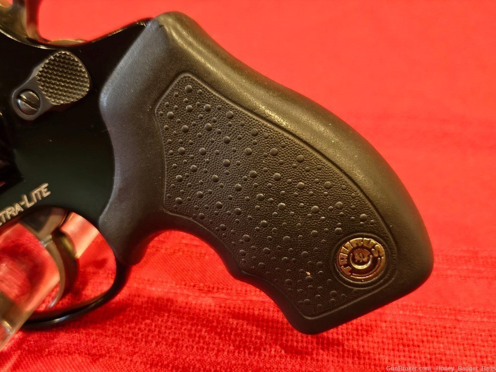 Discontinued Taurus Ultra-Lite Model 941 in .22 Magnum - 8 Shot ...