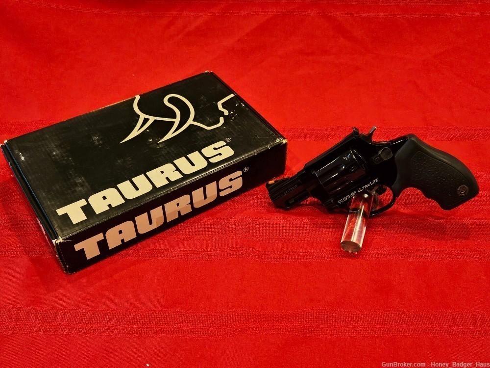 Discontinued Taurus Ultra-Lite Model 941 in .22 Magnum - 8 Shot ...