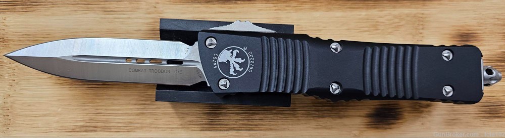 Microtech COMBAT TROODON D/E STANDARD SATIN BLACK - Automatic Knives at ...