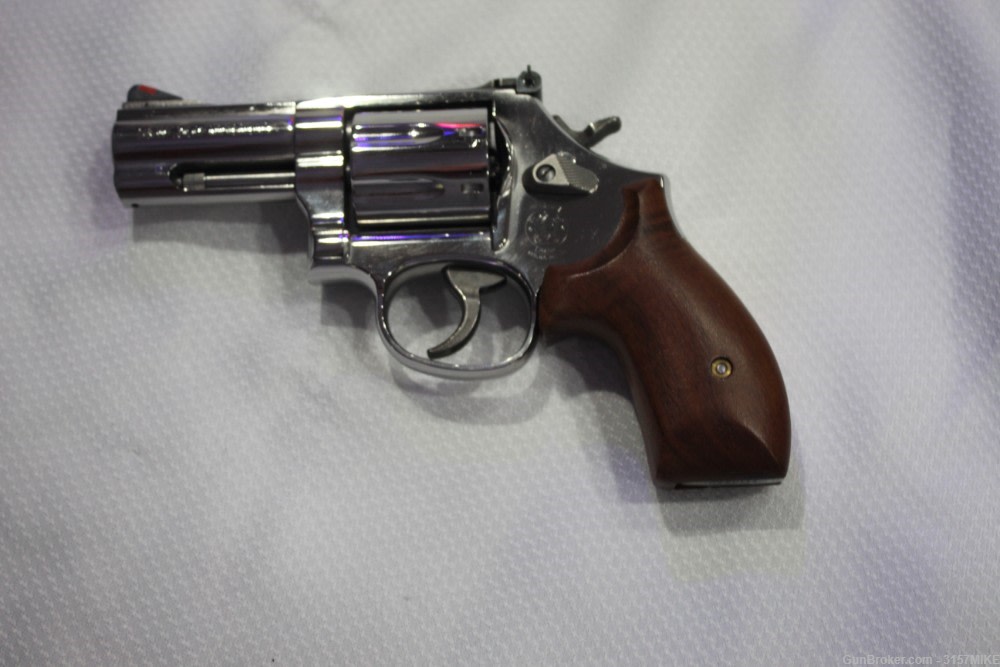 Smith & Wesson Model 686-6 Combat Magnum Plus; 3" Full Lug Barrel ...