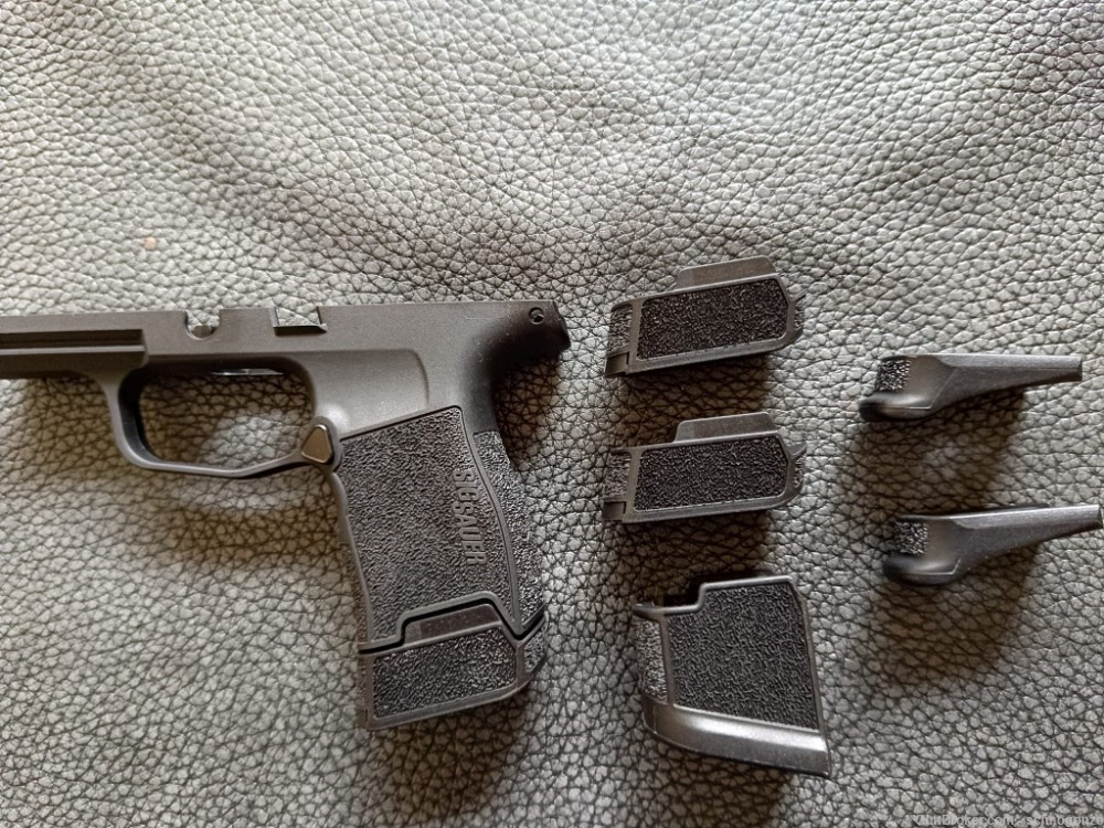 Sig 365 Grip Module - no safety - Magazine Floorplates - All OEM Parts ...