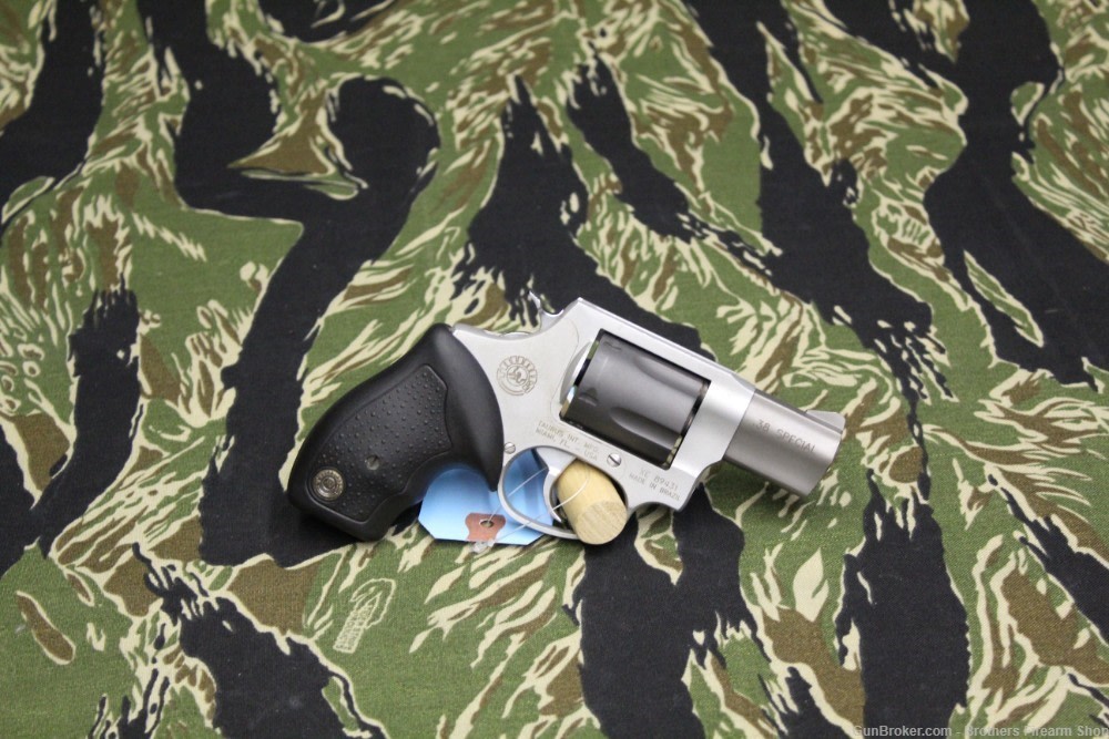 Taurus 85 Ultra Lite Titanium 38 Special Two Tone - Revolvers at ...