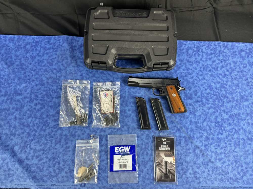 Colt Service Model Ace .22 LR – Serial SM32767 – Post-War - Extra ...