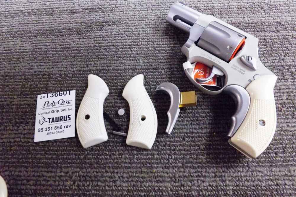 Ivory Poly Grips, Frame Seal, Pin, Adapter for Taurus 85 351 856 ...