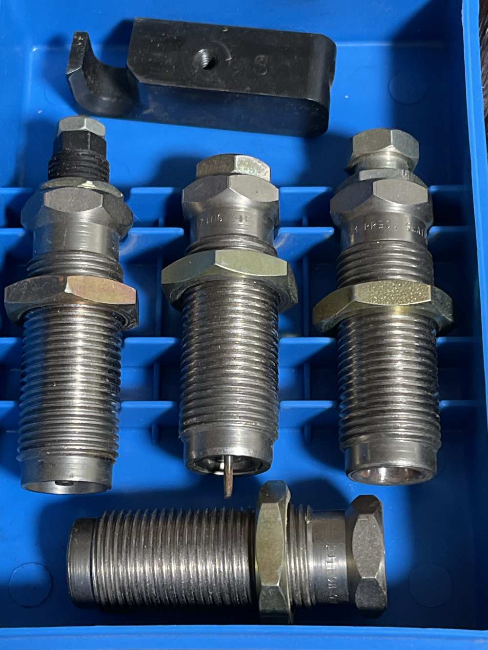 Dies # 421 : Dillon Precision 10mm/ 40 S&W - Reloading Dies at ...