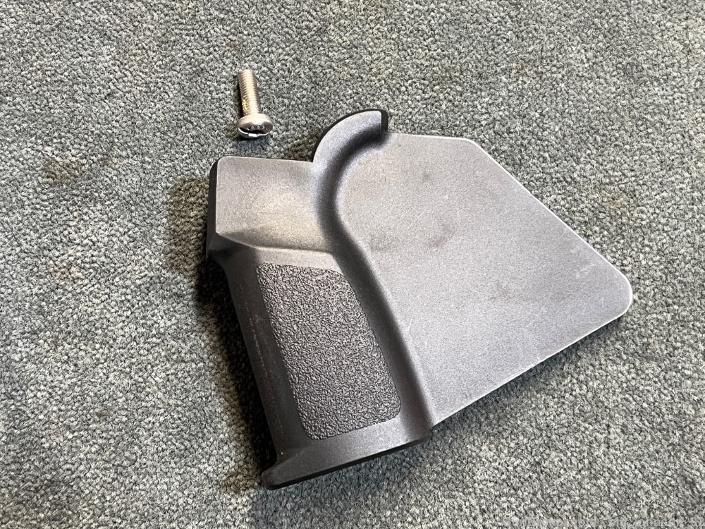 Finned Compliant Pistol Grip AR-15 New York or California - AR Stocks ...