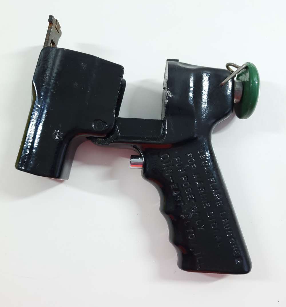 Vintage 1960s OLIN Mark XII 12Ga Marine Signal Flare Launcher Gun Kit ...