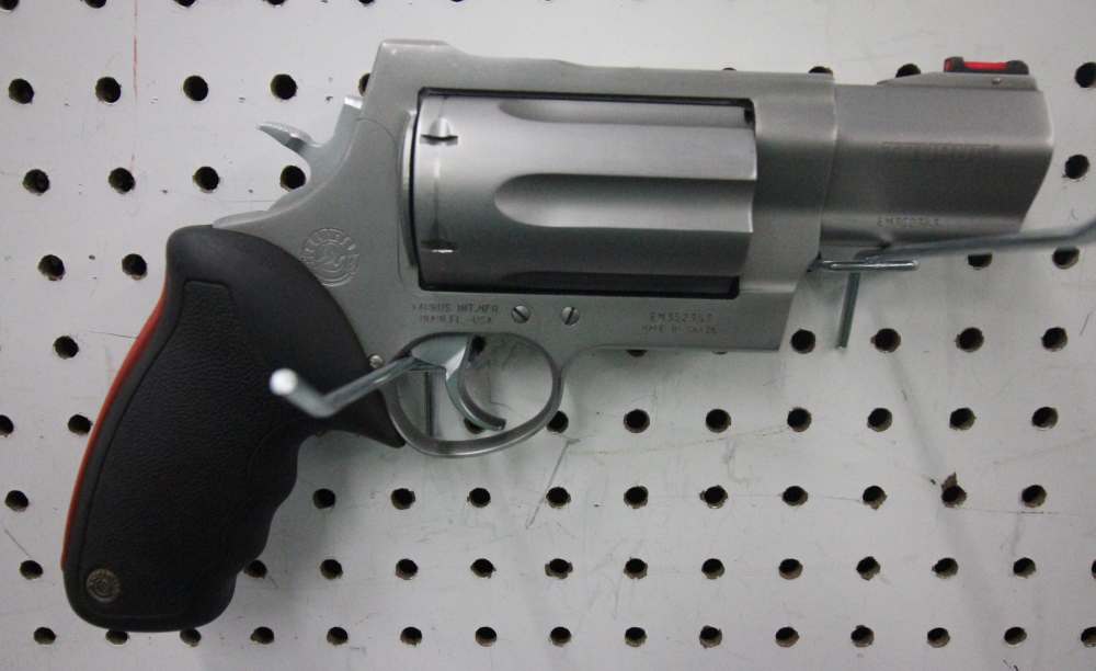 Taurus Raging Judge .45 LC/.410 Bore/.454 Casull 6-Shot Revolver 3 ...