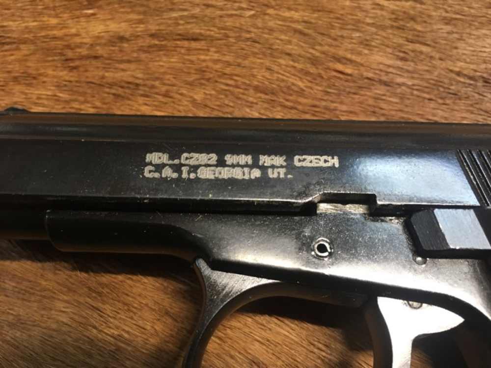 CZ 82 in 9x18 Mak with holster and extra magazine - Semi Auto Pistols ...