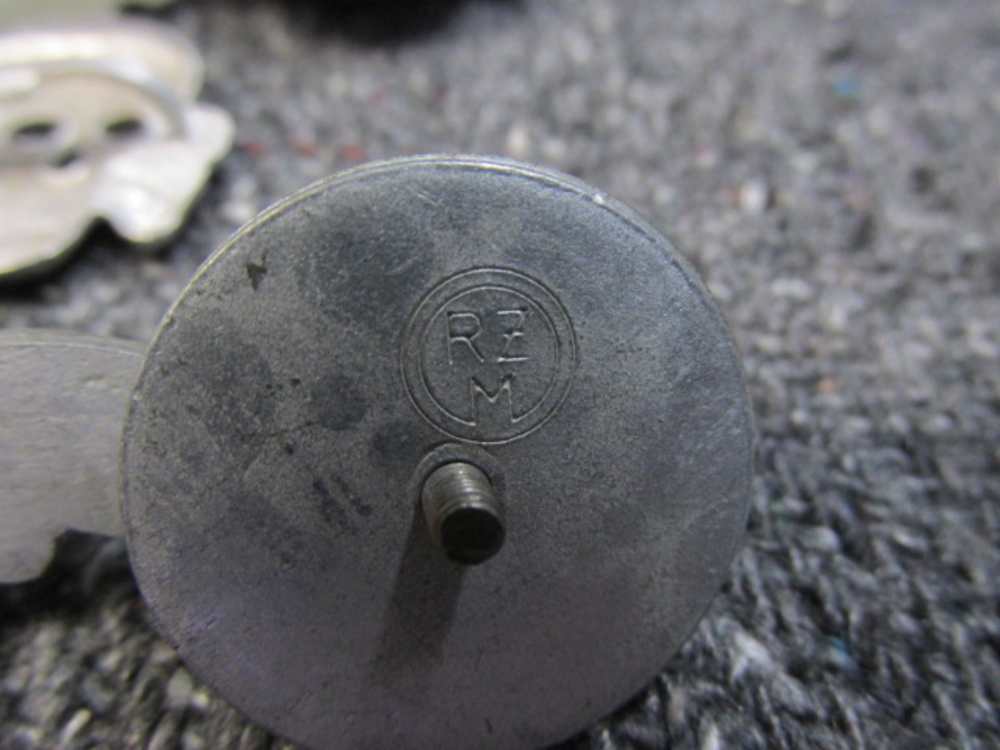 LOT OF 3 REPRODUCTION WWII GERMAN SKULLS/SS UNIFORM INSIGNIA - WWI ...