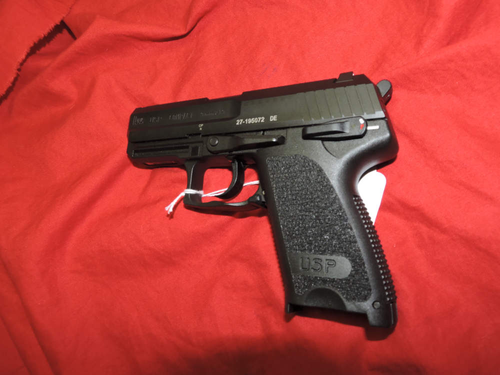 H&K USP Compact 9mm - Semi Auto Pistols at GunBroker.com : 1130118088