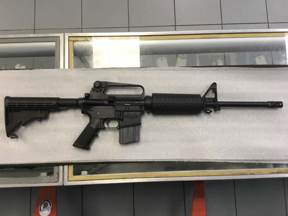 COLT - Law Enforcement Carbine - AR-15/M4 - Excellent Cond. - 5.56/16 ...