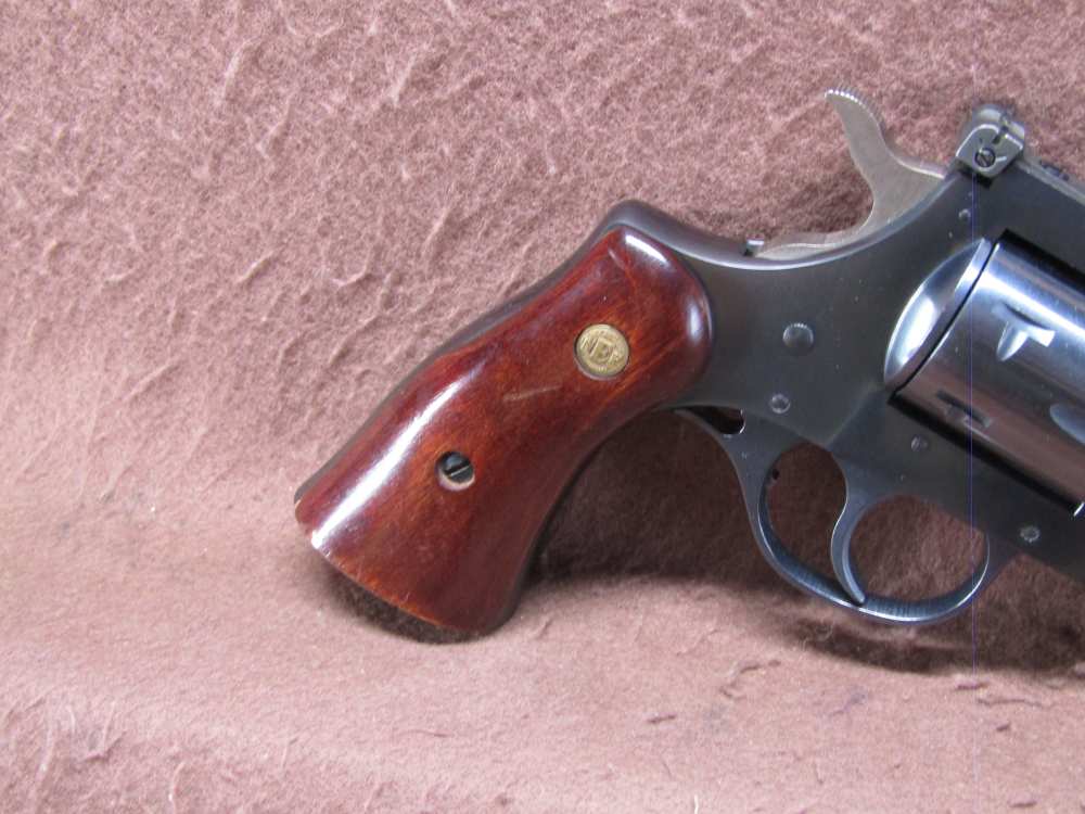 New England Firearms NEF R22 Ultra Mag 22 WMRF 6 Shot DA/SA 6" BRL Like ...