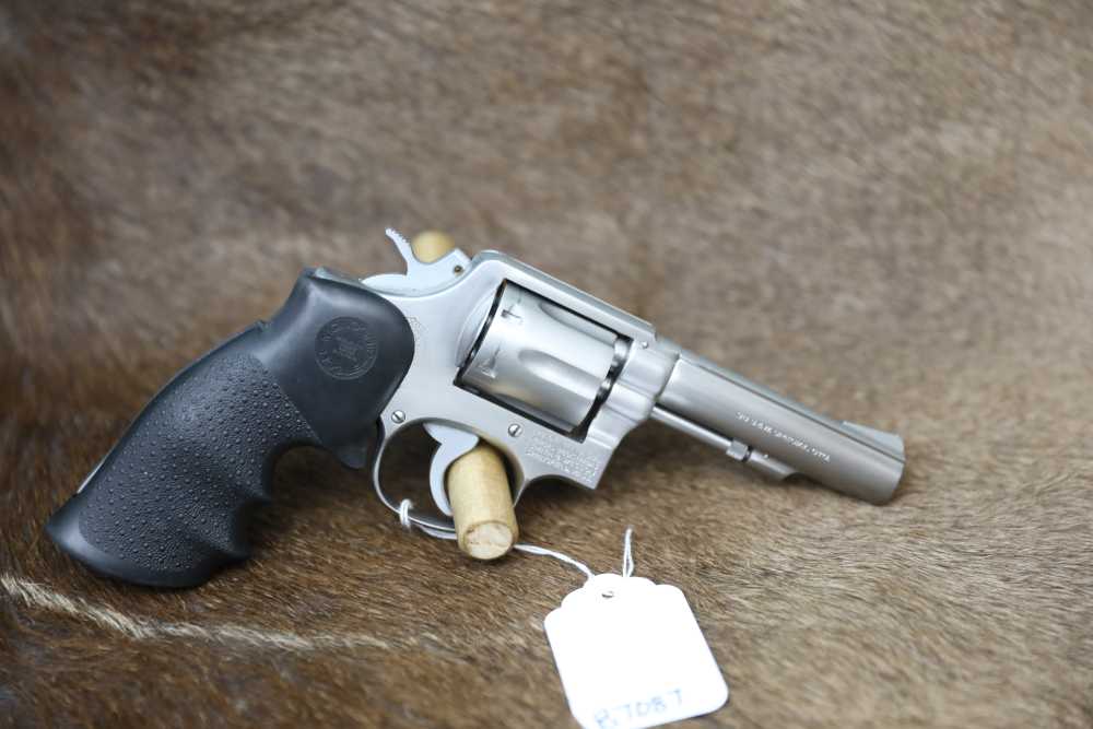 B7087 Smith and Wesson S&W 64-3 38 spl revolver - Revolvers at GunBroker.com : 1130821408