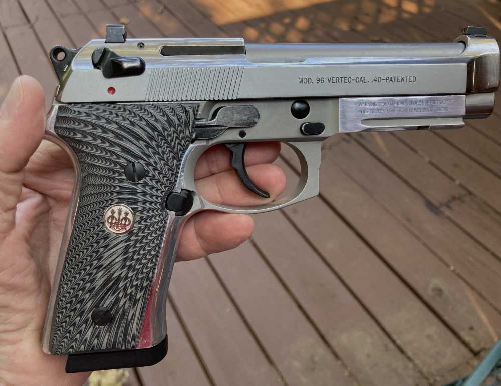 Beretta Vertec 96FS, 40S&W, Stainless w/extra grips & 3 Mags, case ...