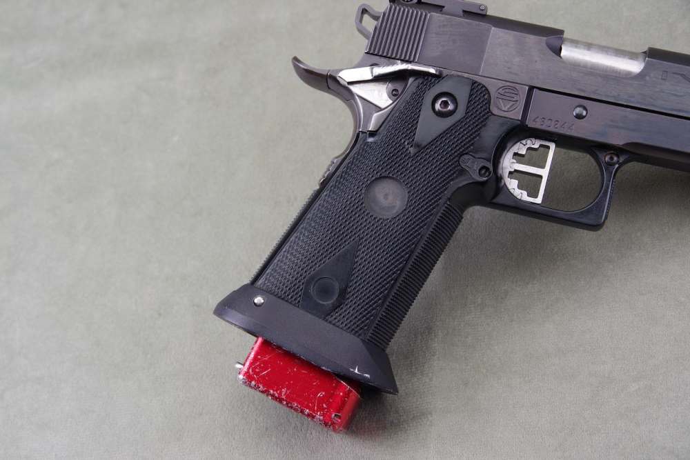 Strayer Voight Infinity 2011 40 S&W 5'' with 5 Magazines - Semi Auto ...