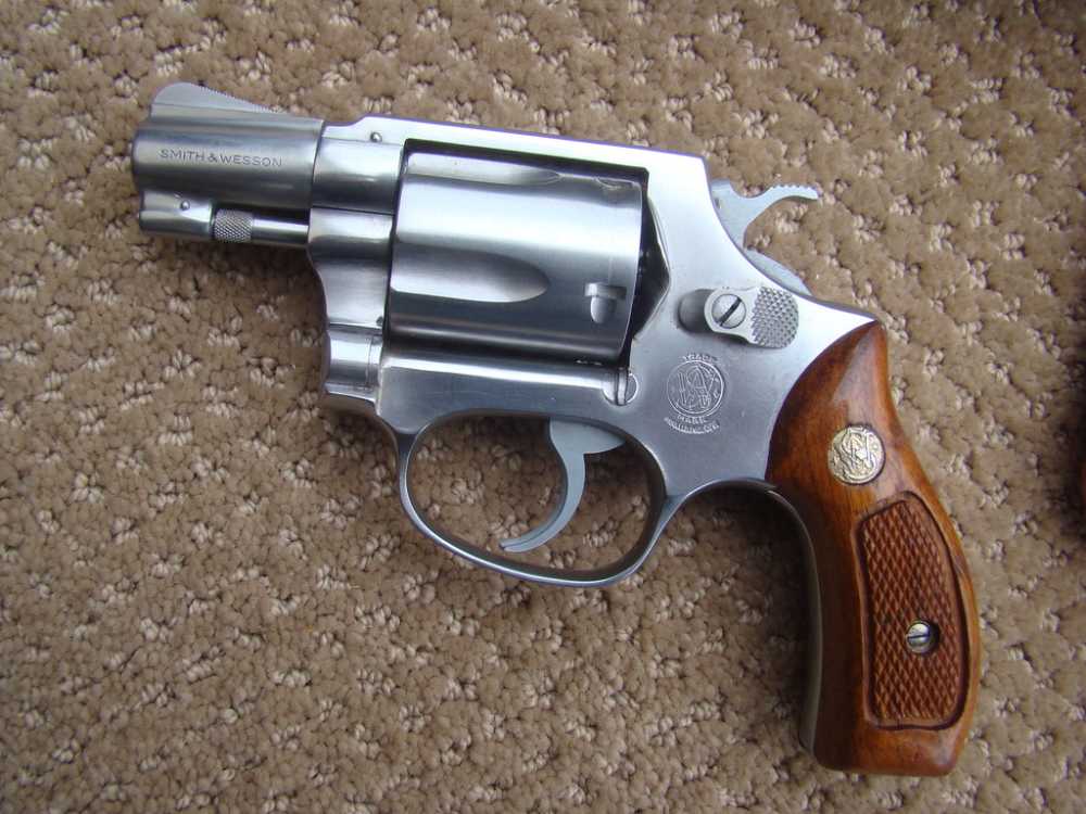 Minty S&W Model 60 stainless Chiefs Special .38 Spec.Mid '70's 2" bbl - Revolvers at GunBroker ...