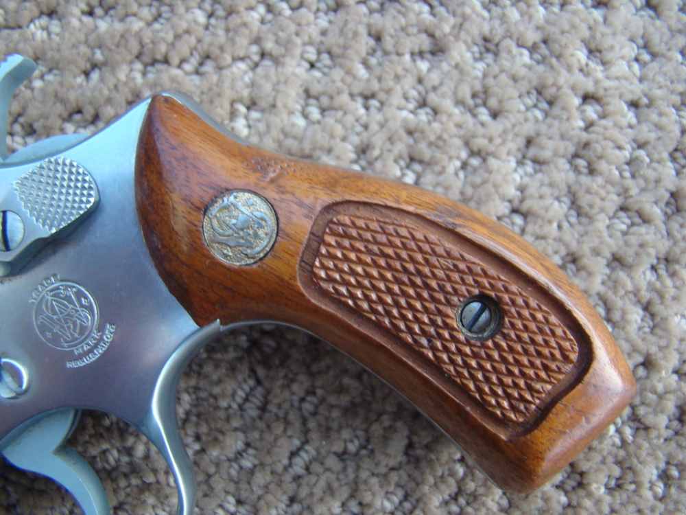 Minty S&W Model 60 stainless Chiefs Special .38 Spec.Mid '70's 2" bbl - Revolvers at GunBroker ...