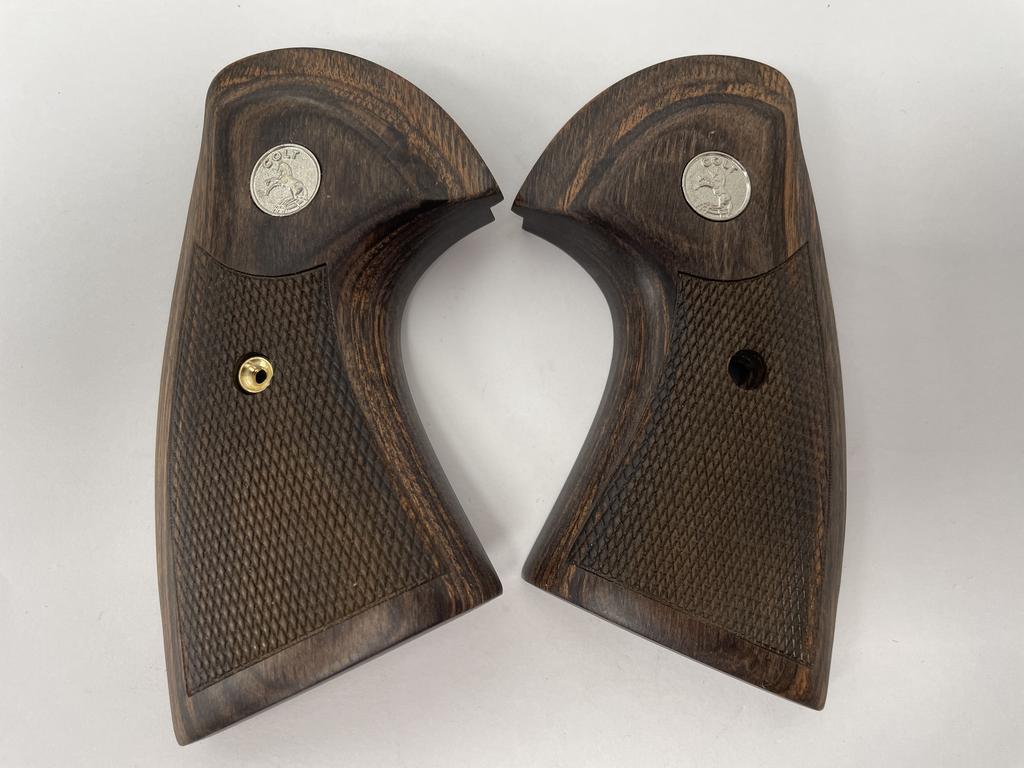 Altamont Wood Grips - Colt Python Super Walnut Checkered LIC - Pistol ...