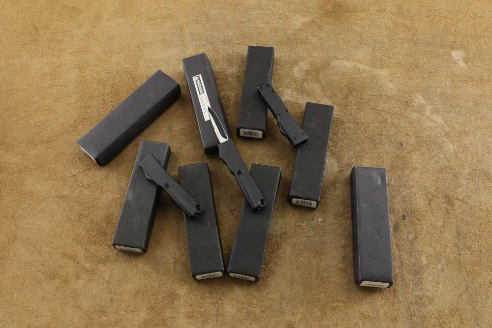 11x Chinese Microtech Style Automatic Knives W/ Pocket clips ...