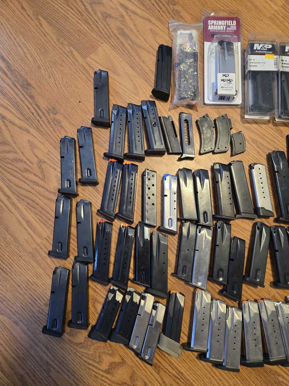 MAGAZINES: Huge Wholesale Lot 91 Total, Gun shop Gun Show Special ...