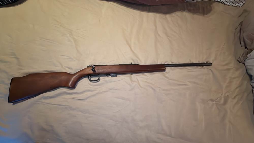 Remington Arms Co. 581-S bolt-action .22 caliber rifle - Bolt Action ...