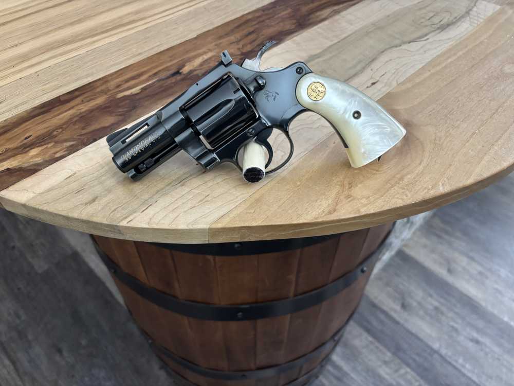 Colt DIAMONDBACK 2" snubby RARE 38 spl revolver ROYAL BLUE gold medallion - Revolvers at ...
