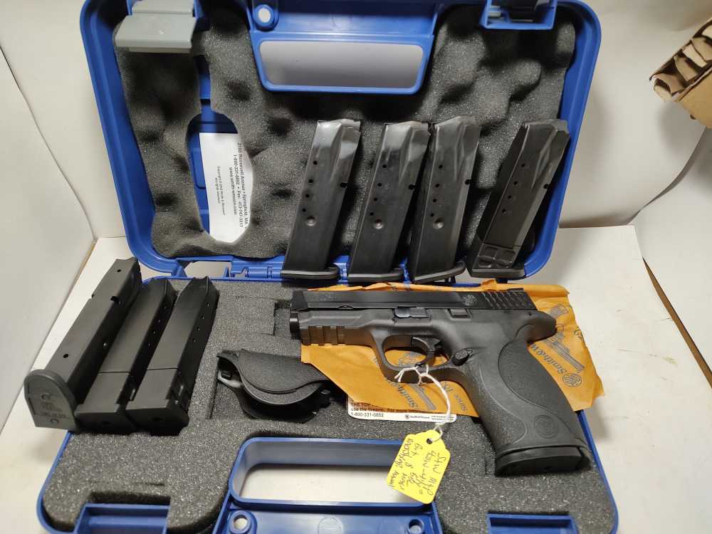 Smith & Wesson S&W M&P 40 .40 S&W semi auto pistol - Semi Auto Pistols ...