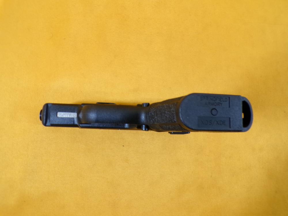 Springfield XDE-9 9mm Semi Auto Pistol w/factory box soft zipper case ...