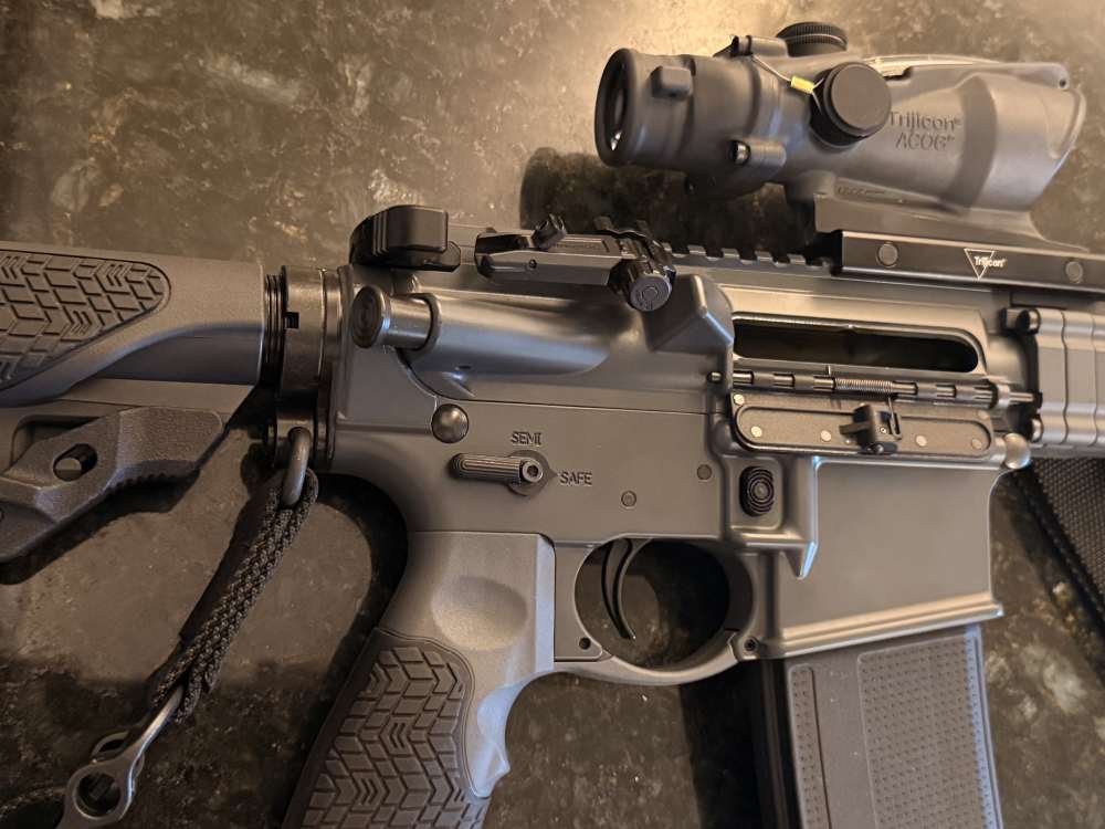 Daniel Defense DDM4 V7 – 5.56 NATO | Trijicon ACOG 4×32 | SureFire ...