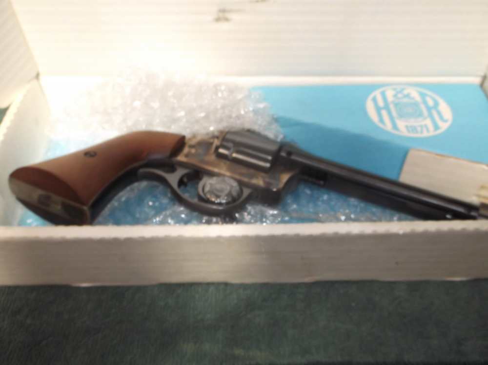 3 H&R Revolvers All Are 32 H&R Mag-Model 586-504-R73 Ultra- - Revolvers ...