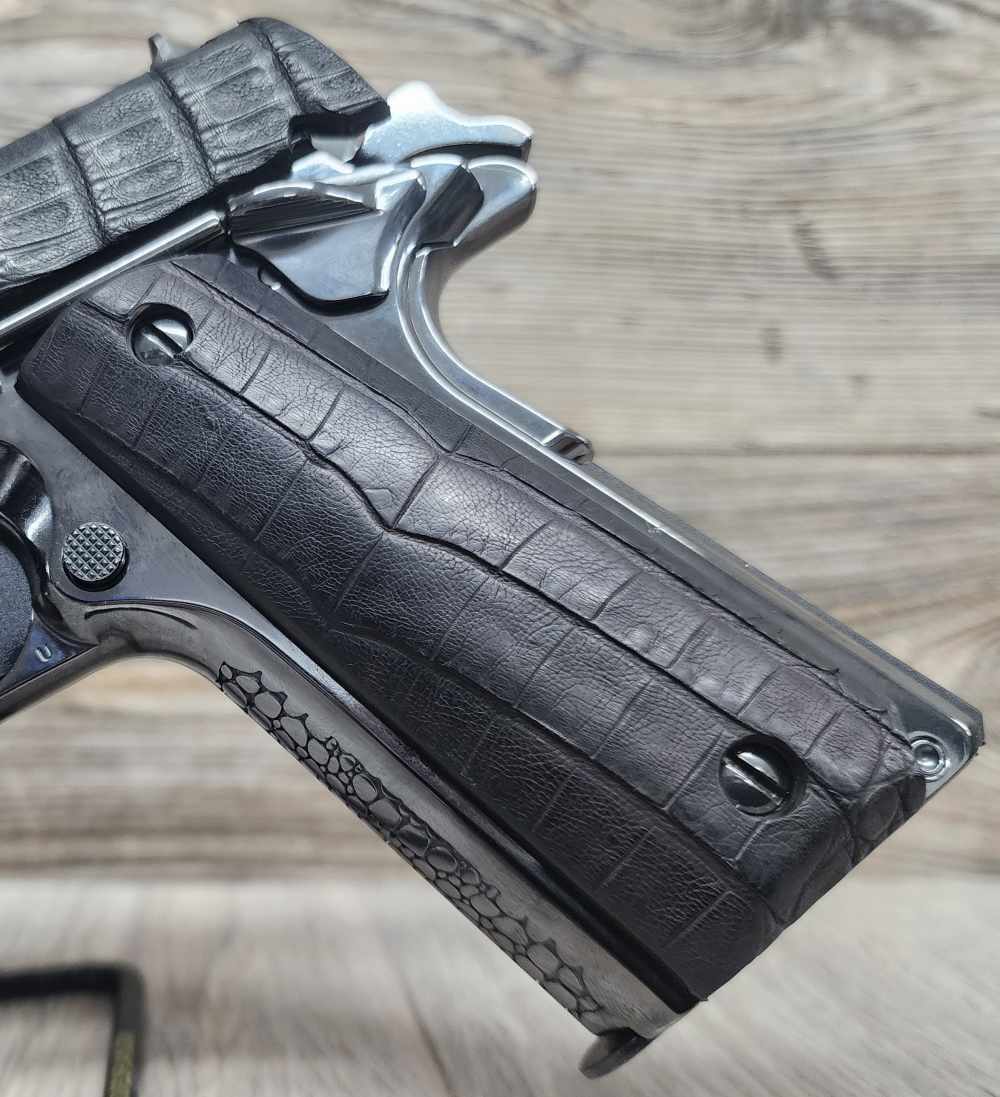 Custom & Collectable Colt 1911 Gator 45 ACP #22 of 300 - Semi Auto ...