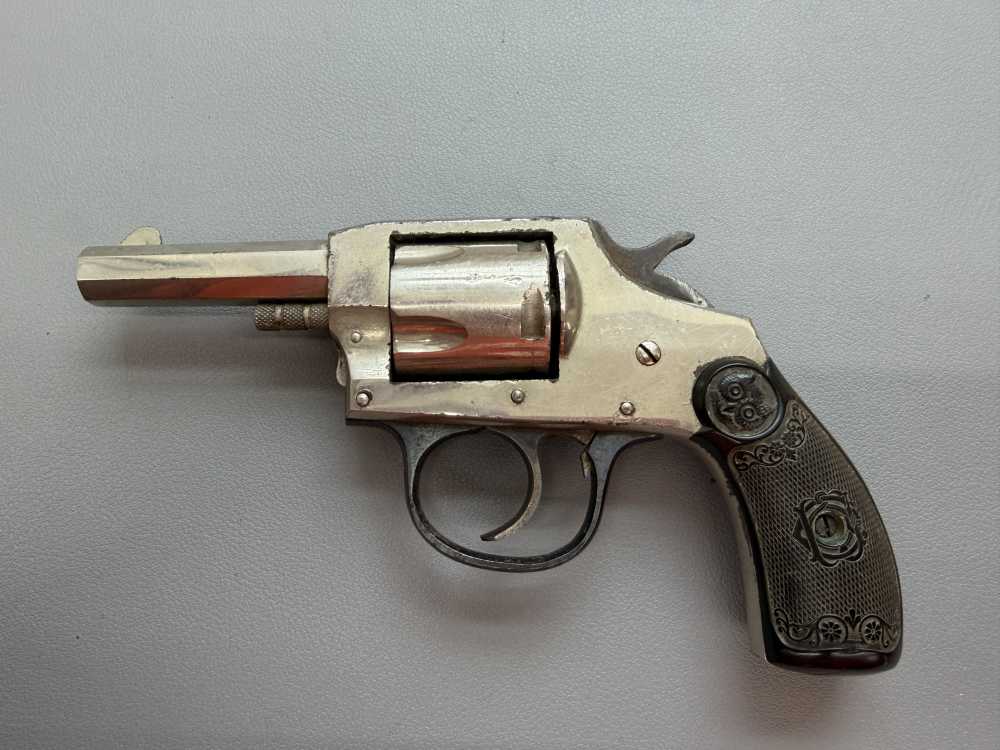 Iver Johnson Model 1900 Revolver in .32 -- Sold as Collector gun only ...