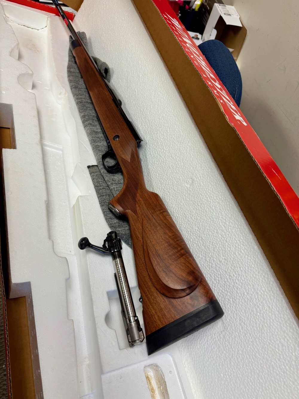 Winchester M70 Super Grade 300 WinMag Bolt Action Rifle - Unfired ...