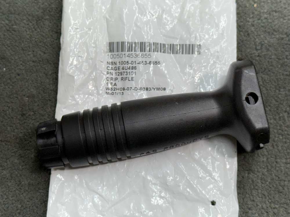 P&S Products USGI Vertical Foregrip KAC Style for M4 or M5 RAS etc ...