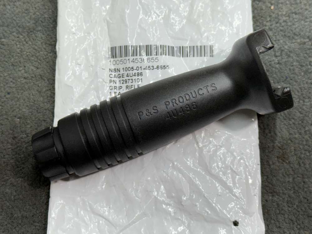 P&S Products USGI Vertical Foregrip KAC Style for M4 or M5 RAS etc ...