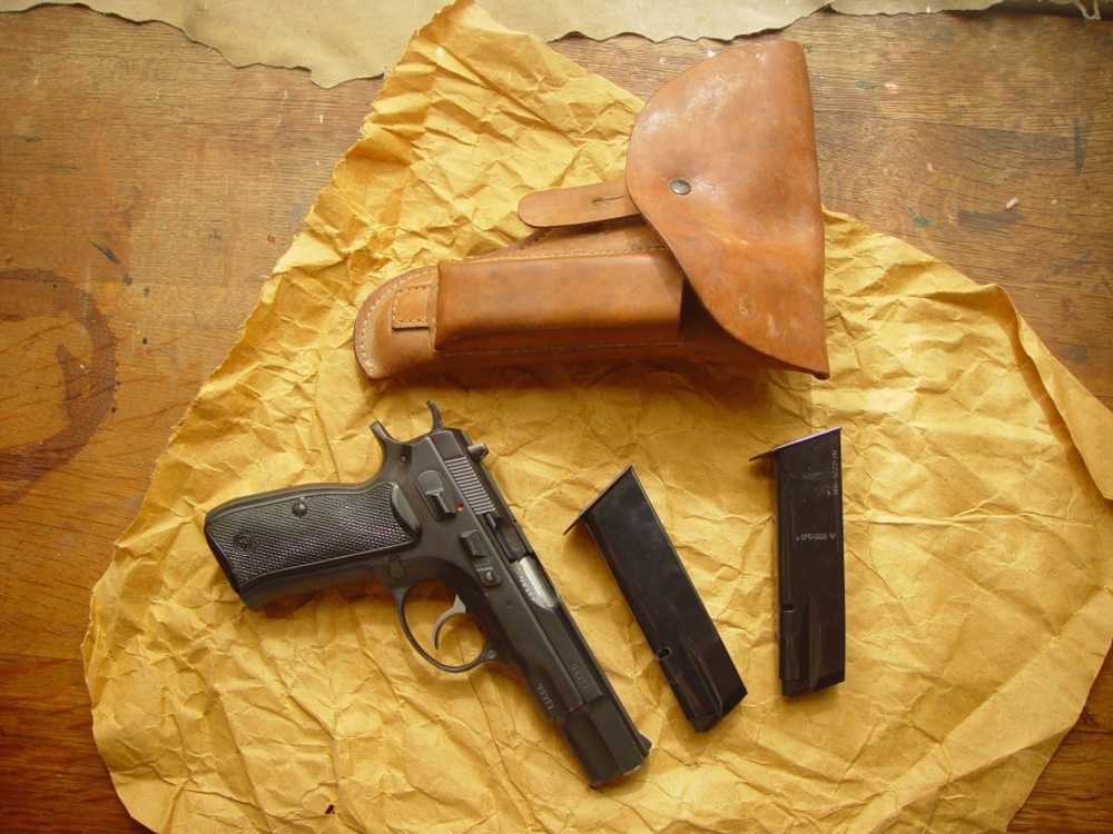 Czech CZ-85 Pre-B 9mm 1988 CZ85 w holster and 2x magazines - Semi Auto ...