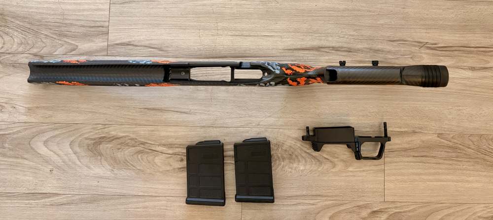 MDT HOG CRBN Remington 700 SA RH Fixed Hunter Orange & Grey w/ bottom ...