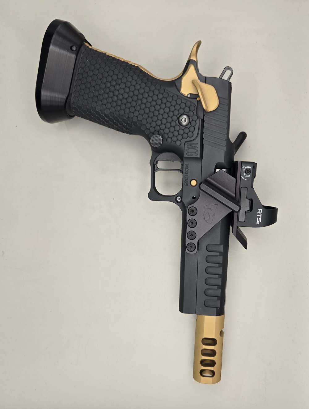 McLearn Custom Guns 2011 style one of a kind. 9mm and 38 supercomp ...