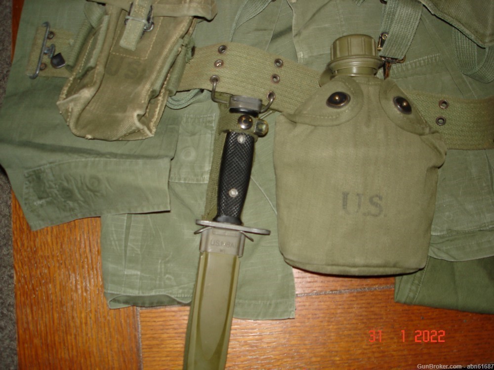 Vietnam 82nd Airborne uniform gear grouping holster bayonet M1 helmet ...