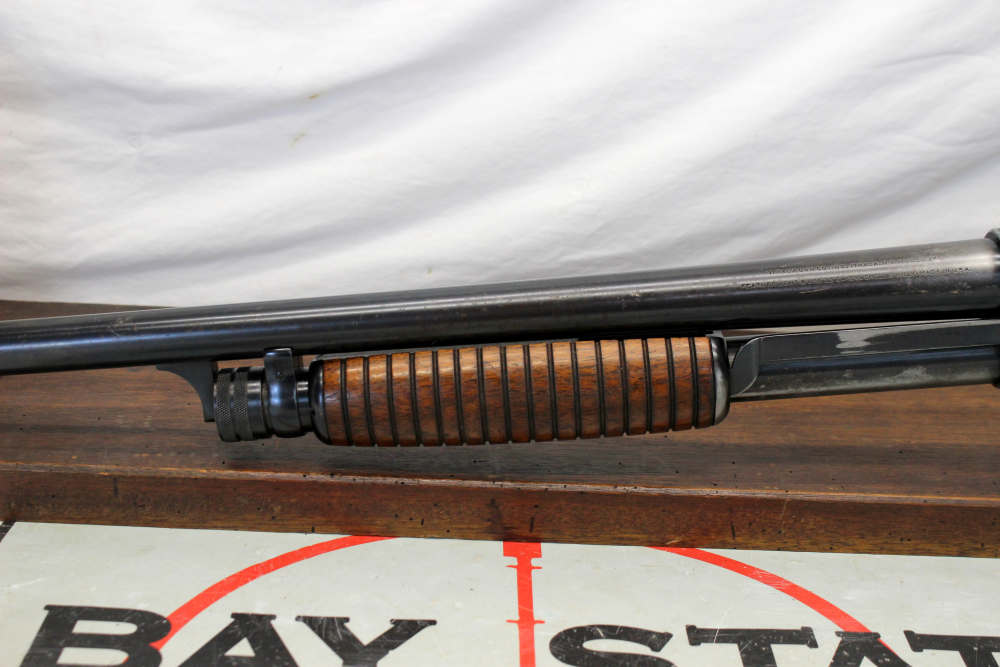 Ithaca MODEL 37 FEATHERLIGHT Pump Action Shotgun 12Ga. MOD CHOKE 28 ...