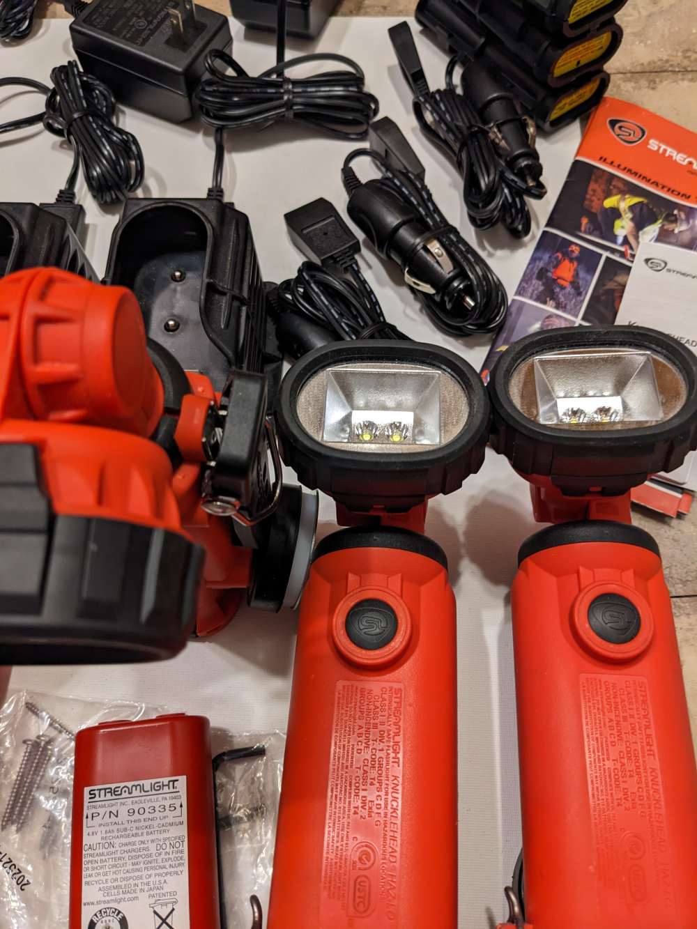 Streamlight Knuckle head & Fireman's flash lights (4) - Flashlights at ...